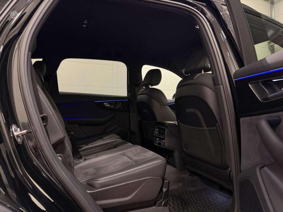Black Audi Q7 2022 in Vilnius, with an engine capacity of 3.00 L and mileage of 80 thousand km for 48990 €, photo 35 on AUTOMOTO.COM.LV