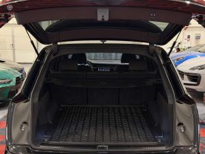 Black Audi Q7 2022 in Vilnius, with an engine capacity of 3.00 L and mileage of 80 thousand km for 48990 €, photo 36 on AUTOMOTO.COM.LV