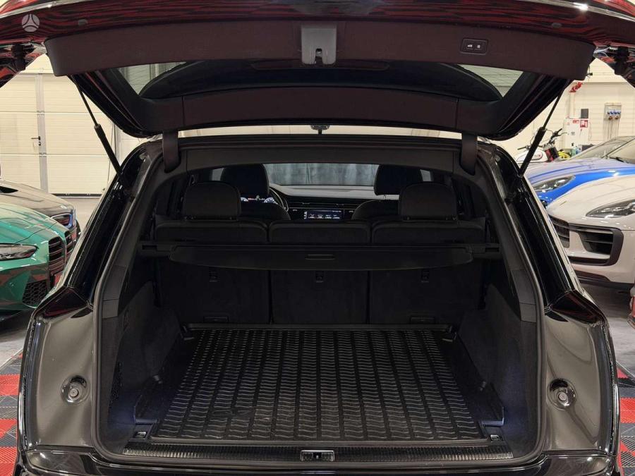 Black Audi Q7 2022 in Vilnius, with an engine capacity of 3.00 L and mileage of 80 thousand km for 48990 €, photo 36 on AUTOMOTO.COM.LV