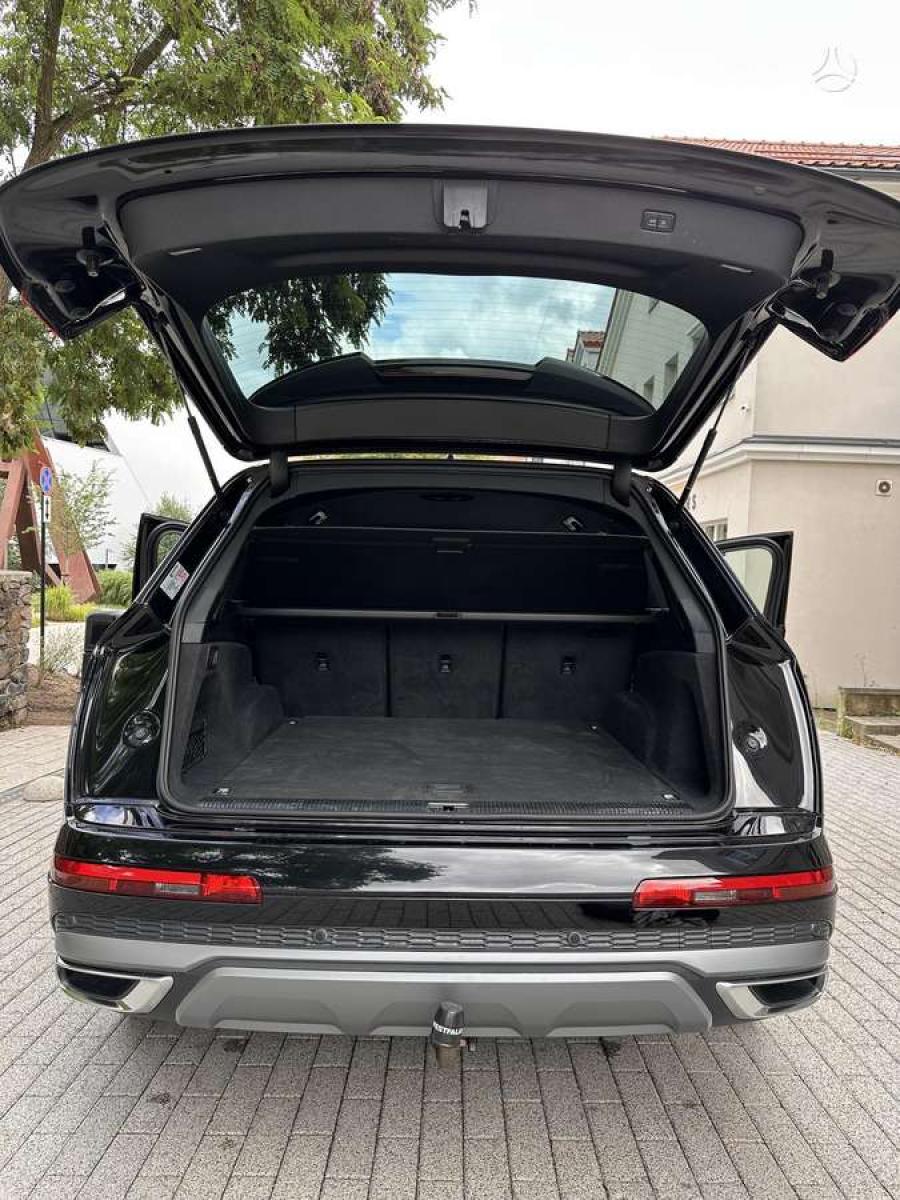 Black Audi Q7 2022 in Vilnius, with an engine capacity of 3.00 L and mileage of 96 thousand km for 46550 €, photo 5 on AUTOMOTO.COM.LV