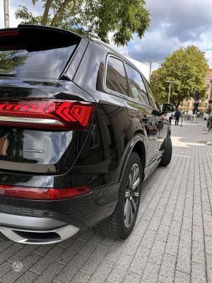 Black Audi Q7 2022 in Vilnius, with an engine capacity of 3.00 L and mileage of 96 thousand km for 46550 €, photo 7 on AUTOMOTO.COM.LV
