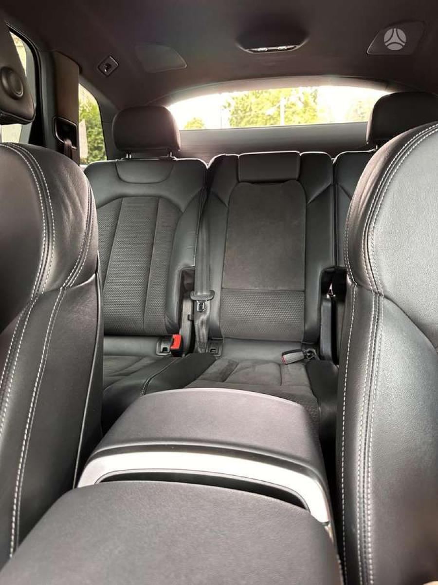 Black Audi Q7 2022 in Vilnius, with an engine capacity of 3.00 L and mileage of 96 thousand km for 46550 €, photo 9 on AUTOMOTO.COM.LV