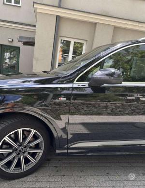 Black Audi Q7 2022 in Vilnius, with an engine capacity of 3.00 L and mileage of 96 thousand km for 46550 €, photo 16 on AUTOMOTO.COM.LV