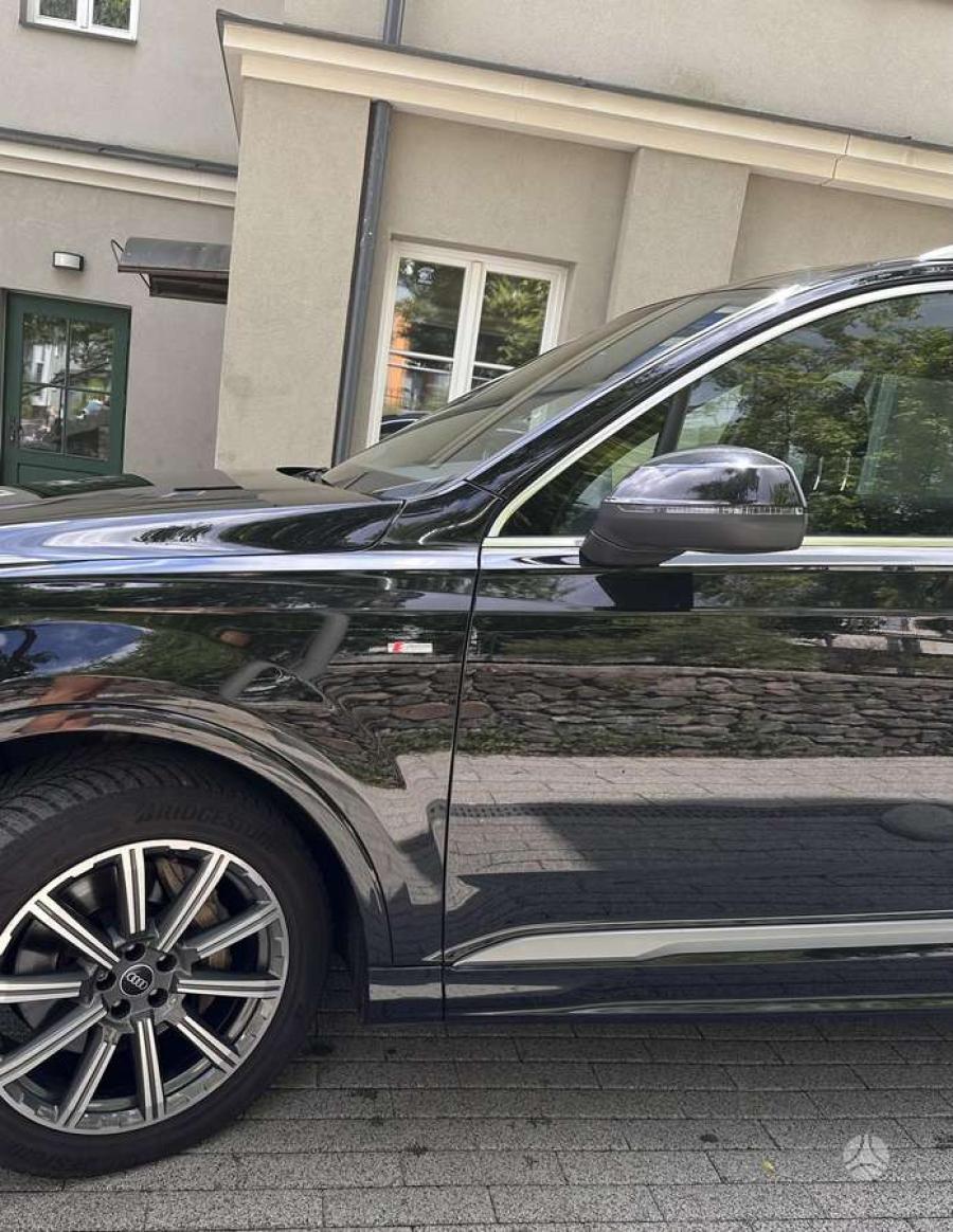 Black Audi Q7 2022 in Vilnius, with an engine capacity of 3.00 L and mileage of 96 thousand km for 46550 €, photo 16 on AUTOMOTO.COM.LV