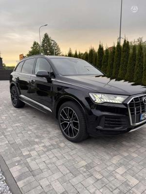 Black Audi Q7 2022 in Vilnius, with an engine capacity of 2.97 L and mileage of 142 thousand km for 37000 €, photo 3 on AUTOMOTO.COM.LV