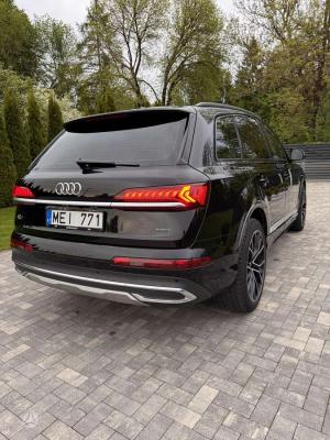 Black Audi Q7 2022 in Vilnius, with an engine capacity of 2.97 L and mileage of 142 thousand km for 37000 €, photo 6 on AUTOMOTO.COM.LV