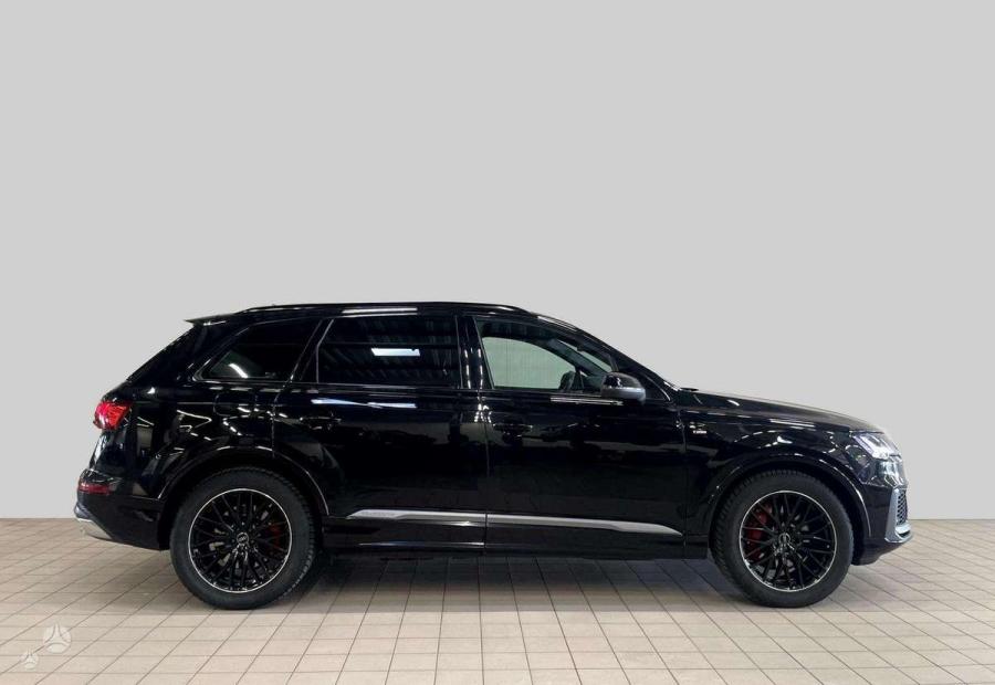 Black Audi Q7 2022 in Kaunas, with an engine capacity of 3.00 L and mileage of 114 thousand km for 45900 €, photo 4 on AUTOMOTO.COM.LV