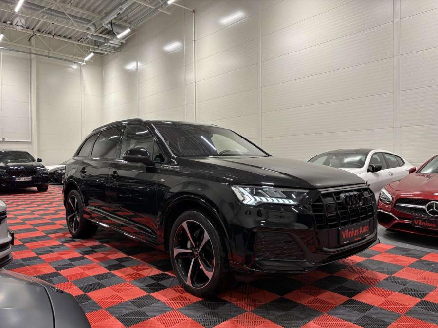 Melns Audi Q7 2023 Viļņa, ar dzinēja tilpumu 2.99 L un nobraukumu 12 tūkst. km par 65000 €, foto 3 vietnē AUTOMOTO.COM.LV