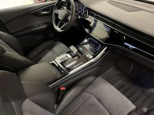 Melns Audi Q7 2023 Viļņa, ar dzinēja tilpumu 2.99 L un nobraukumu 12 tūkst. km par 65000 €, foto 17 vietnē AUTOMOTO.COM.LV