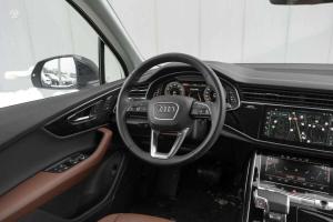 Black Audi Q7 2023 in Vilnius, with an engine capacity of 3.00 L and mileage of 57 thousand km for 48400 €, photo 13 on AUTOMOTO.COM.LV