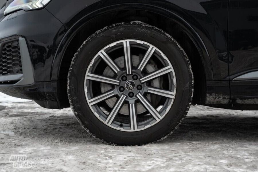 Melns Audi Q7 2023 Viļņa, ar dzinēja tilpumu 3.00 L un nobraukumu 57 tūkst. km par 48400 €, foto 3 vietnē AUTOMOTO.COM.LV