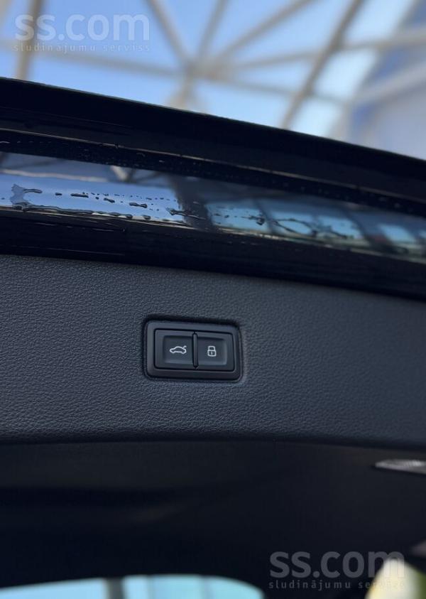 Black Audi Q7 2023 in Riga, with an engine capacity of 3.00 L and mileage of 90 thousand km for 44900 €, photo 8 on AUTOMOTO.COM.LV