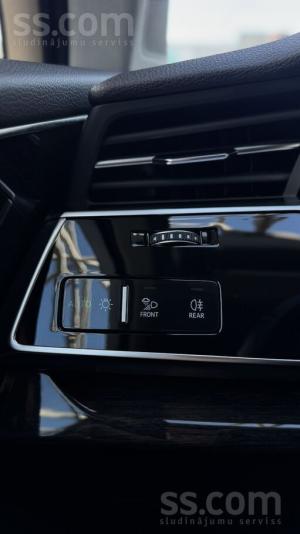 Melns Audi Q7 2023 Rīga, ar dzinēja tilpumu 3.00 L un nobraukumu 90 tūkst. km par 44900 €, foto 19 vietnē AUTOMOTO.COM.LV