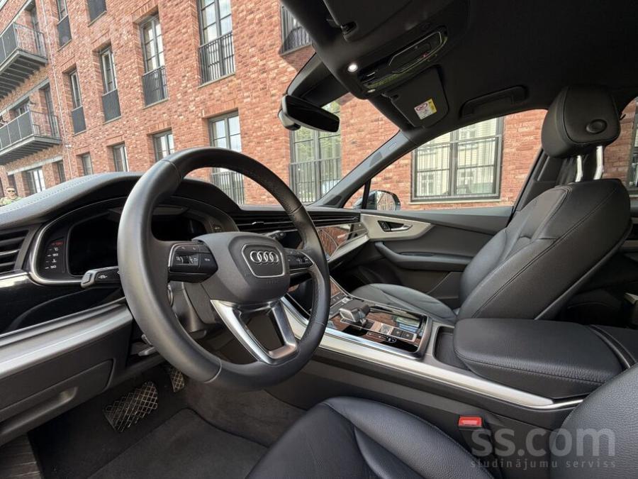 Black Audi Q7 2023 in Riga, with an engine capacity of 3.00 L and mileage of 39 thousand km for 47500 €, photo 7 on AUTOMOTO.COM.LV