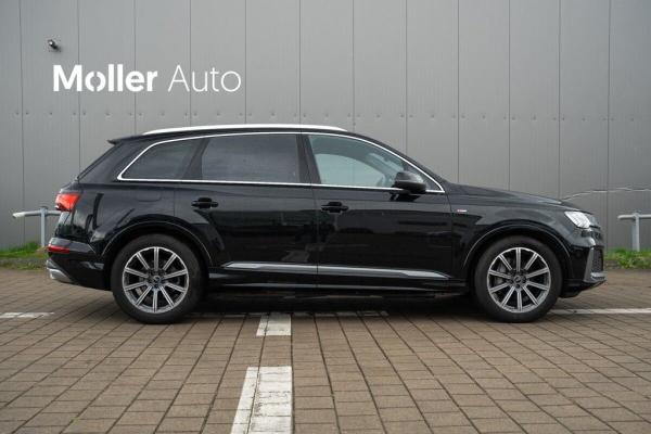Black Audi Q7 2023 in Vilnius, with an engine capacity of 3.00 L and mileage of 68 thousand km for 52000 €, photo 7 on AUTOMOTO.COM.LV