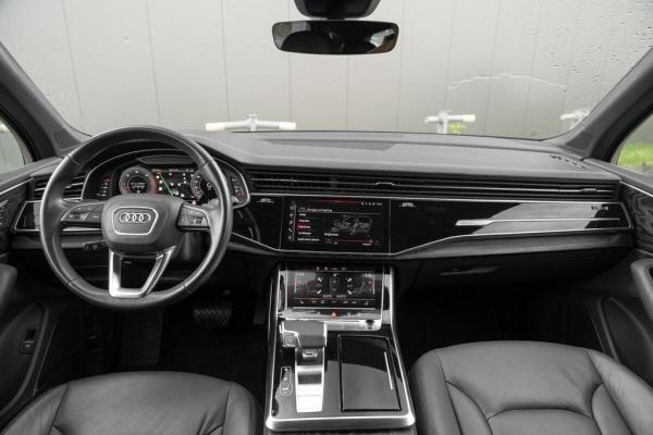 Black Audi Q7 2023 in Vilnius, with an engine capacity of 3.00 L and mileage of 68 thousand km for 52000 €, photo 8 on AUTOMOTO.COM.LV