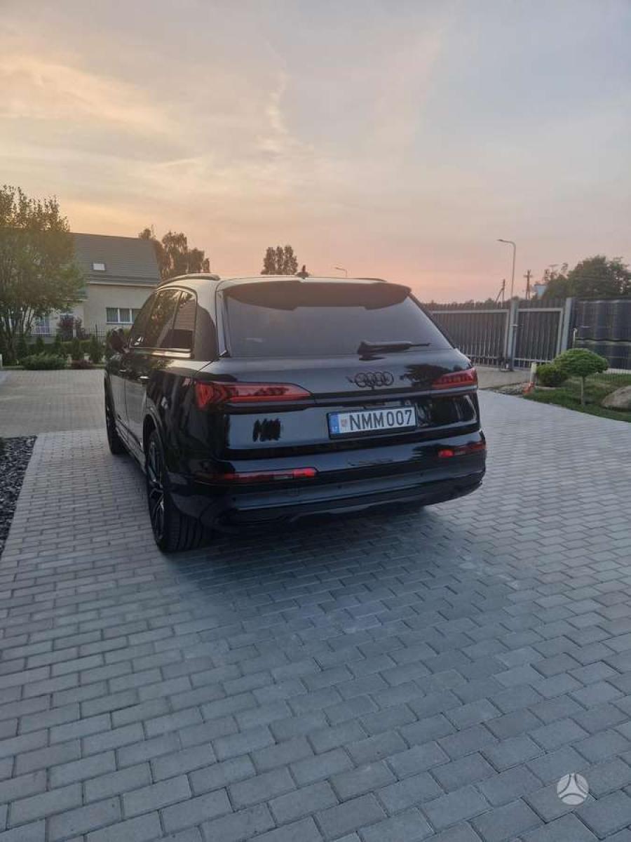 Black Audi Q7 2023 in Vilnius, with an engine capacity of 3.00 L and mileage of 69 thousand km for 53000 €, photo 6 on AUTOMOTO.COM.LV