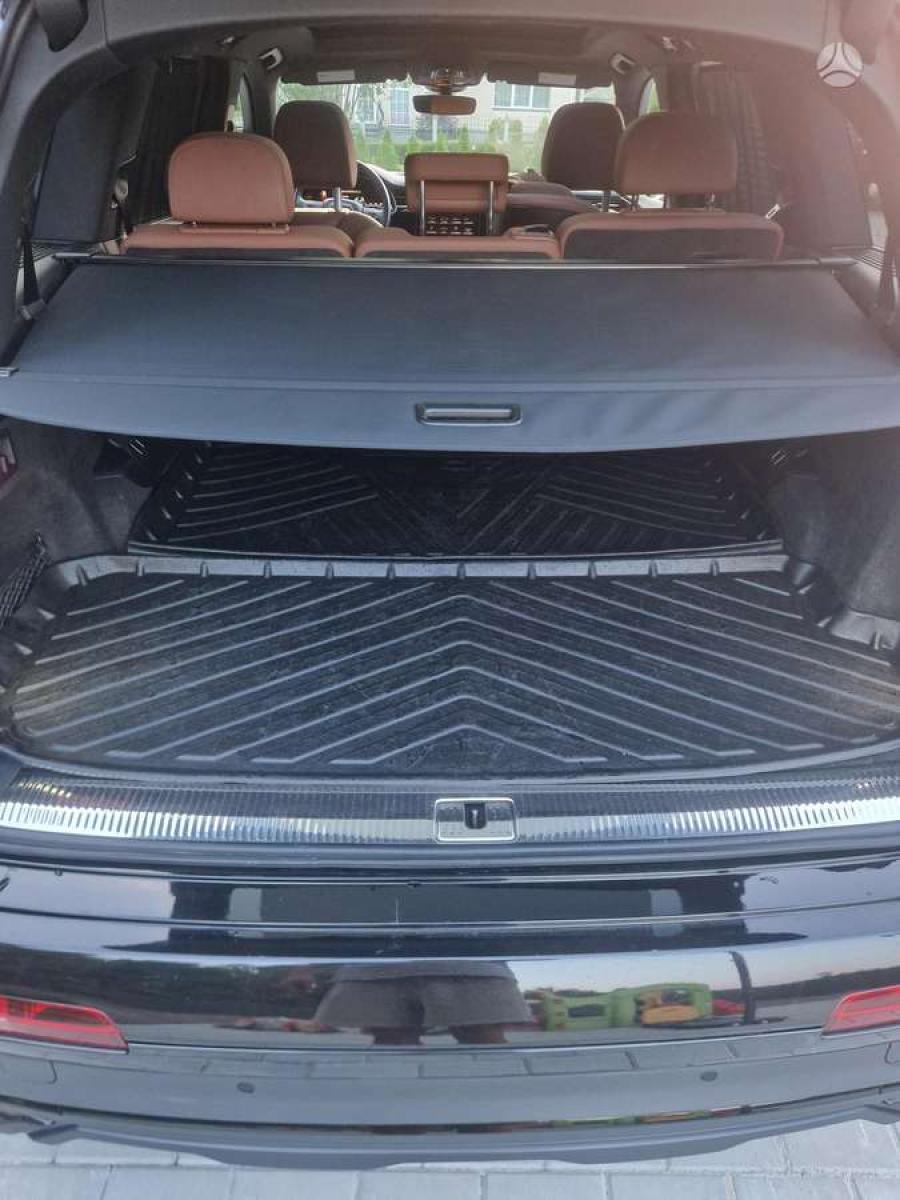 Black Audi Q7 2023 in Vilnius, with an engine capacity of 3.00 L and mileage of 69 thousand km for 53000 €, photo 12 on AUTOMOTO.COM.LV