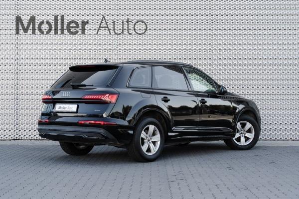 Melns Audi Q7 2023 Mārupe, ar dzinēja tilpumu 3.00 L un nobraukumu 127 tūkst. km par 38950 €, foto 4 vietnē AUTOMOTO.COM.LV