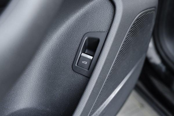 Melns Audi Q7 2023 Mārupe, ar dzinēja tilpumu 3.00 L un nobraukumu 127 tūkst. km par 38950 €, foto 10 vietnē AUTOMOTO.COM.LV