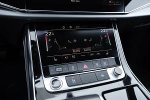Melns Audi Q7 2023 Mārupe, ar dzinēja tilpumu 3.00 L un nobraukumu 127 tūkst. km par 38950 €, foto 28 vietnē AUTOMOTO.COM.LV