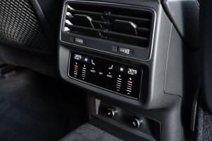Melns Audi Q7 2023 Mārupe, ar dzinēja tilpumu 3.00 L un nobraukumu 127 tūkst. km par 38950 €, foto 30 vietnē AUTOMOTO.COM.LV