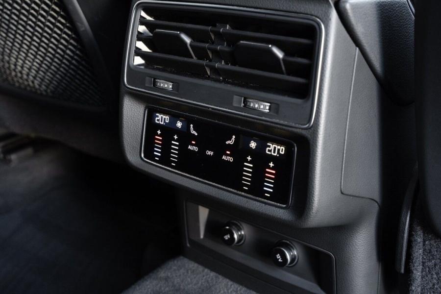 Melns Audi Q7 2023 Mārupe, ar dzinēja tilpumu 3.00 L un nobraukumu 127 tūkst. km par 38950 €, foto 30 vietnē AUTOMOTO.COM.LV