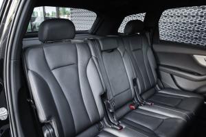 Melns Audi Q7 2023 Mārupe, ar dzinēja tilpumu 3.00 L un nobraukumu 127 tūkst. km par 38950 €, foto 31 vietnē AUTOMOTO.COM.LV