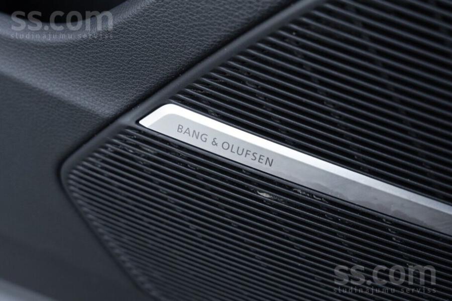 Black Audi Q7 2023 in Riga, with an engine capacity of 3.00 L and mileage of 127 thousand km for 38950 €, photo 12 on AUTOMOTO.COM.LV