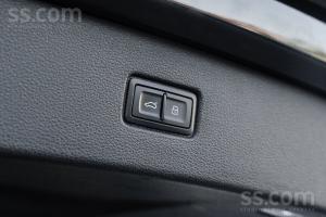 Black Audi Q7 2023 in Riga, with an engine capacity of 3.00 L and mileage of 127 thousand km for 38950 €, photo 33 on AUTOMOTO.COM.LV
