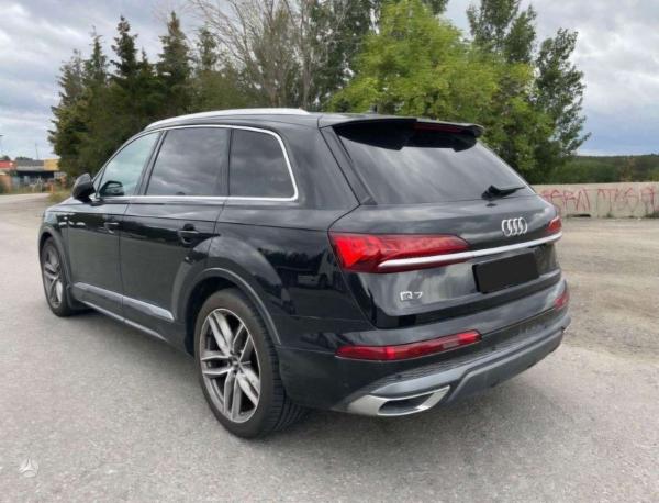 Melns Audi Q7 2023 Viļņa, ar dzinēja tilpumu 2.97 L un nobraukumu 150 tūkst. km par 41890 €, foto 5 vietnē AUTOMOTO.COM.LV