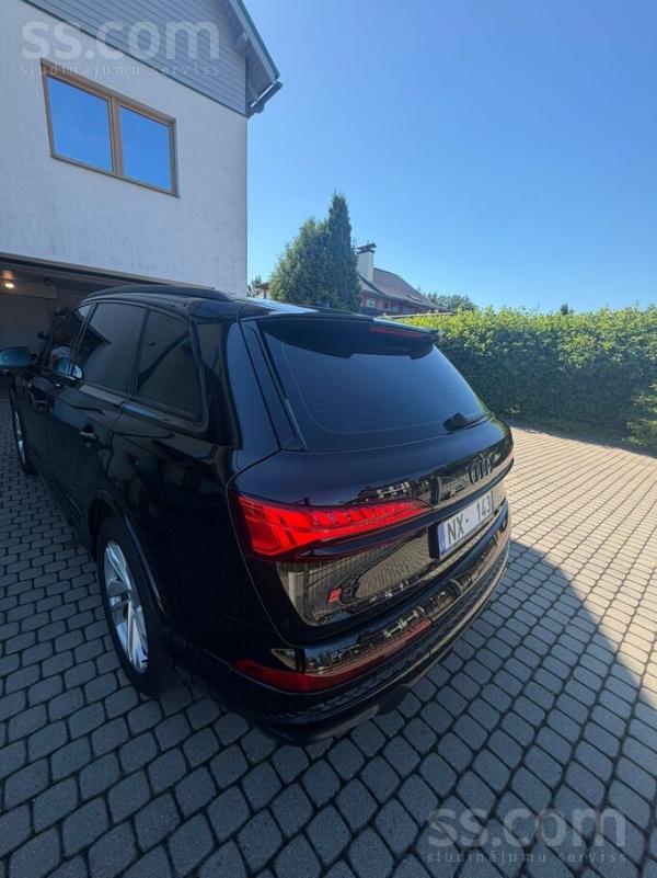 Black Audi Q7 2024 in Riga, with an engine capacity of 3.00 L and mileage of 42 thousand km for 64000 €, photo 4 on AUTOMOTO.COM.LV