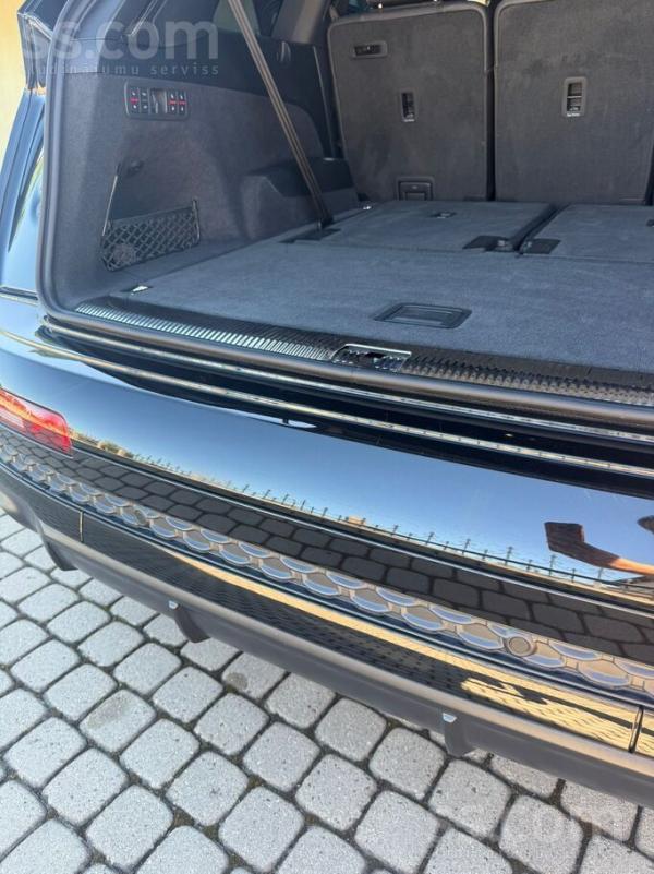 Black Audi Q7 2024 in Riga, with an engine capacity of 3.00 L and mileage of 42 thousand km for 64000 €, photo 6 on AUTOMOTO.COM.LV