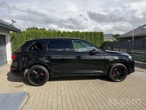Melns Audi Q7 2024 Rīga, ar dzinēja tilpumu 3.00 L un nobraukumu 50 tūkst. km par 66500 €, foto 3 vietnē AUTOMOTO.COM.LV
