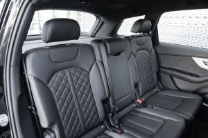 Black Audi Q7 2026 in Marupe, with an engine capacity of 3.00 L and mileage of 0 thousand km for 79900 €, photo 33 on AUTOMOTO.COM.LV