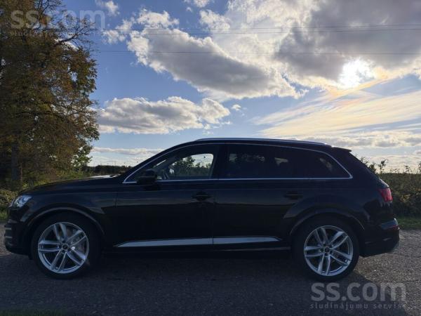 Black Audi Q7 2016 in Ogre, with an engine capacity of 3.00 L and mileage of 299 thousand km for 16500 €, photo 1 on AUTOMOTO.COM.LV