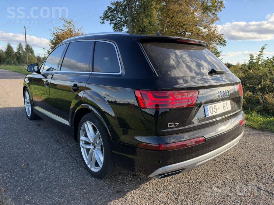 Black Audi Q7 2016 in Ogre, with an engine capacity of 3.00 L and mileage of 299 thousand km for 16500 €, photo 3 on AUTOMOTO.COM.LV
