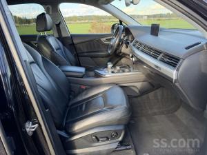 Black Audi Q7 2016 in Ogre, with an engine capacity of 3.00 L and mileage of 299 thousand km for 16500 €, photo 11 on AUTOMOTO.COM.LV