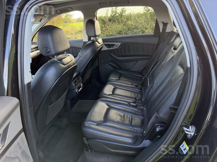 Black Audi Q7 2016 in Ogre, with an engine capacity of 3.00 L and mileage of 299 thousand km for 16500 €, photo 12 on AUTOMOTO.COM.LV