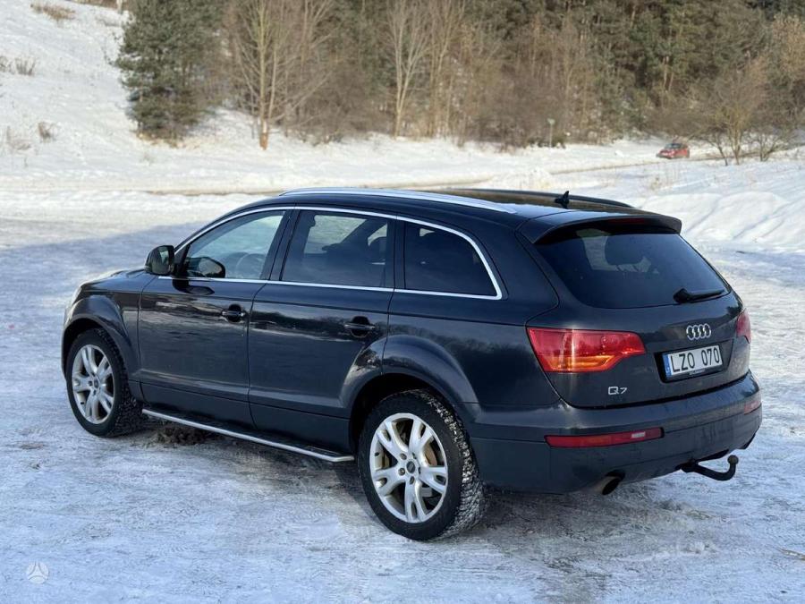 Melns Audi Q7 2007 Viļņa, ar dzinēja tilpumu 3.00 L un nobraukumu 293 tūkst. km par 4900 €, foto 5 vietnē AUTOMOTO.COM.LV