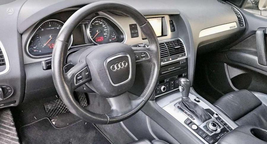 Melns Audi Q7 2010 Viļņa, ar dzinēja tilpumu 4.20 L un nobraukumu 234 tūkst. km par 6499 €, foto 5 vietnē AUTOMOTO.COM.LV