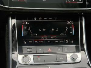 Черный Ауди Ку 7 2021 в Вильнюс, объемом двигателя 3.00 л и пробегом 87 тыс. км за 37750 €, фото 20 на AUTOMOTO.COM.LV
