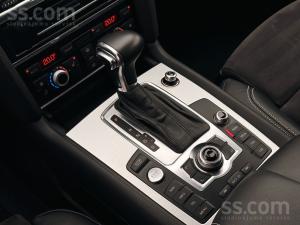 Black Audi Q7 2014 in Tukums, with an engine capacity of 3.00 L and mileage of 309 thousand km for 13490 €, photo 7 on AUTOMOTO.COM.LV