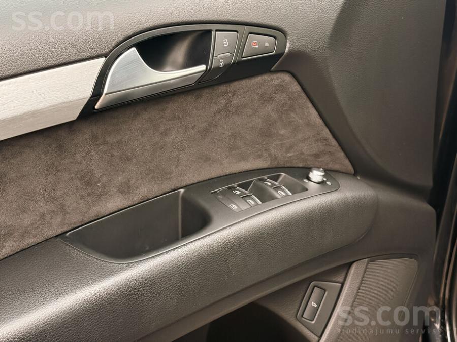 Black Audi Q7 2014 in Tukums, with an engine capacity of 3.00 L and mileage of 309 thousand km for 13490 €, photo 19 on AUTOMOTO.COM.LV