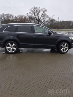 Black Audi Q7 2006 in Rezekne, with an engine capacity of 3.00 L and mileage of 480 thousand km for 4700 €, photo 3 on AUTOMOTO.COM.LV