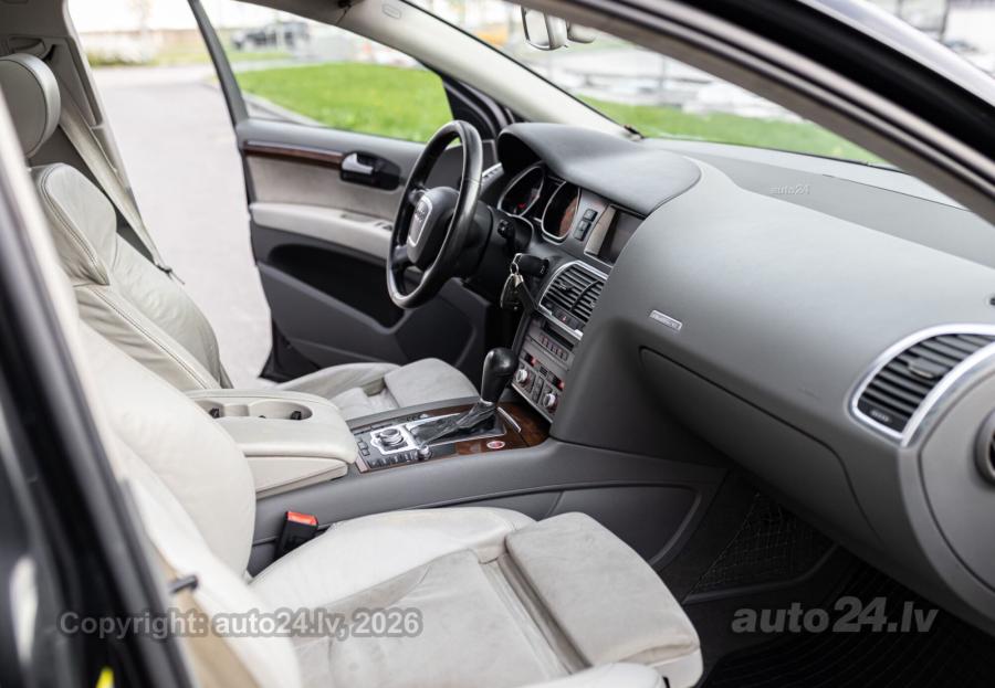 Black Audi Q7 2006 in Tallinn, with an engine capacity of 3.00 L and mileage of 391 thousand km for 6599 €, photo 12 on AUTOMOTO.COM.LV