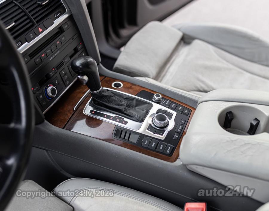 Black Audi Q7 2006 in Tallinn, with an engine capacity of 3.00 L and mileage of 391 thousand km for 6599 €, photo 20 on AUTOMOTO.COM.LV