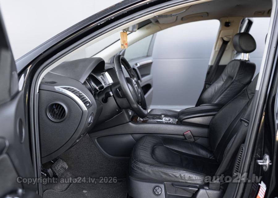Black Audi Q7 2006 in Tallinn, with an engine capacity of 3.00 L and mileage of 322 thousand km for 4990 €, photo 8 on AUTOMOTO.COM.LV