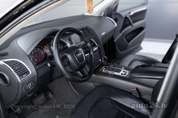 Black Audi Q7 2006 in Tallinn, with an engine capacity of 3.00 L and mileage of 322 thousand km for 4990 €, photo 8 on AUTOMOTO.COM.LV