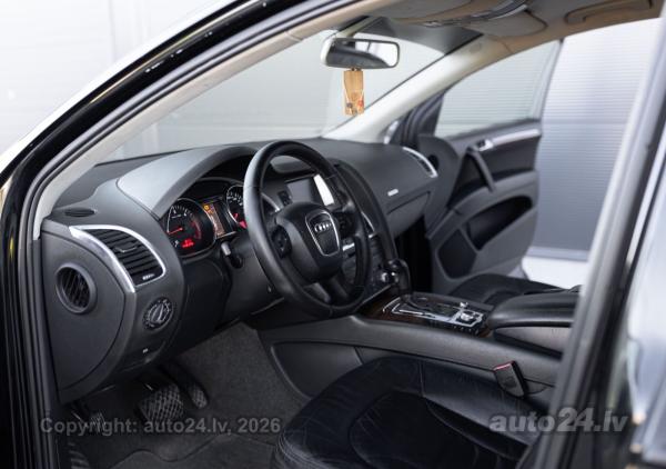 Black Audi Q7 2006 in Tallinn, with an engine capacity of 3.00 L and mileage of 322 thousand km for 4990 €, photo 10 on AUTOMOTO.COM.LV